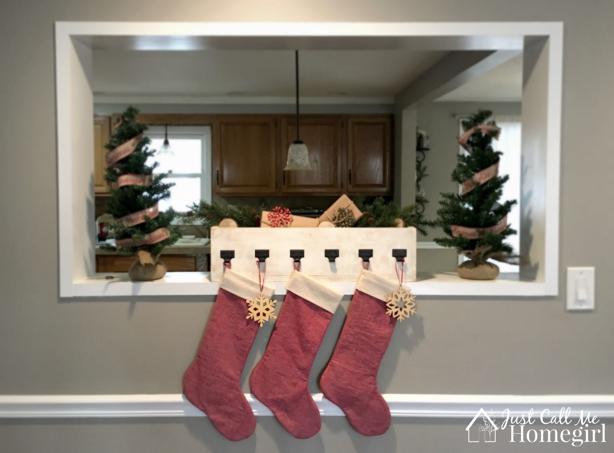 DIY Box Stocking Holder